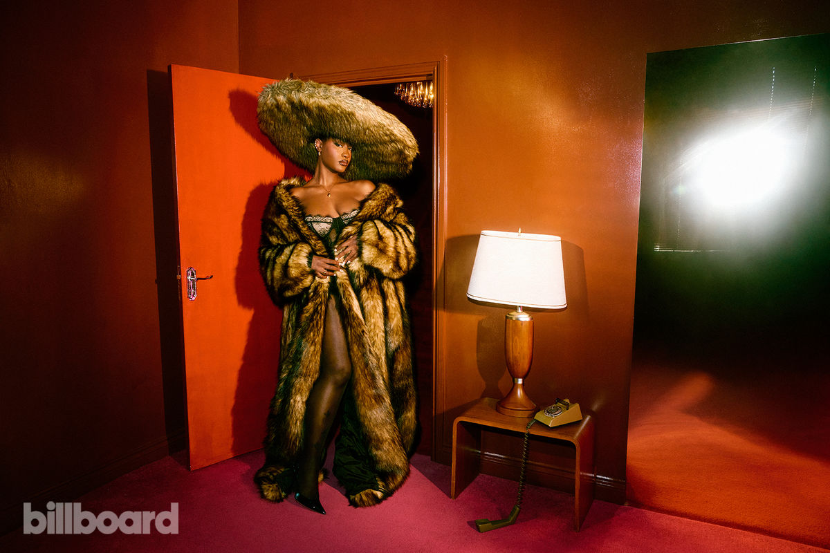 Go Behind-The-Scenes of Tems’ First-Ever Billboard Cover Shoot with ...